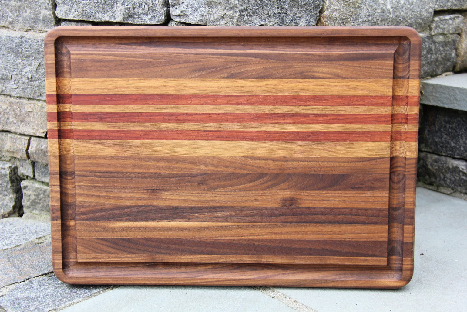"Dusk" - Walnut Cutting Board – Planeta Woodworking